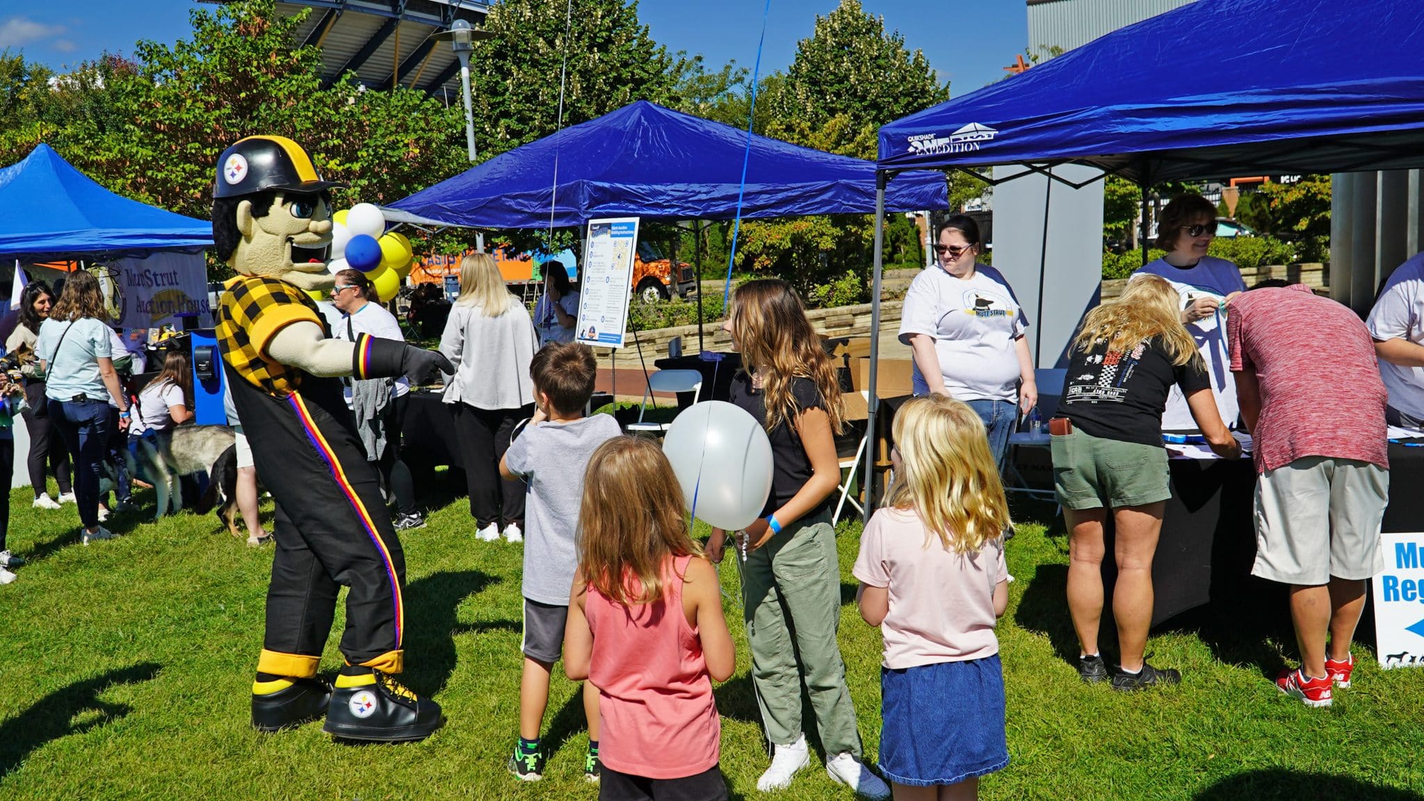 The Mutt Strut Event Recap - Guardian Angels Medical Service Dogs